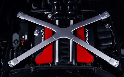 The engine bay of the 2013 SRT Viper GTS | Torque News